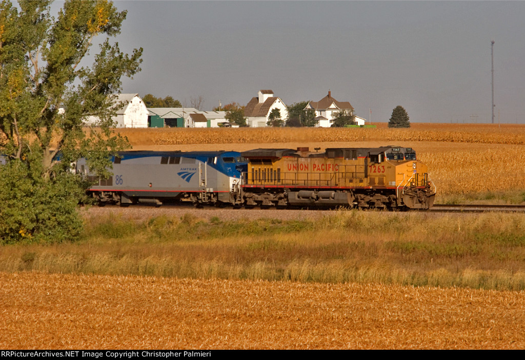 UP 7263 leads Amtrak No. 6(30)